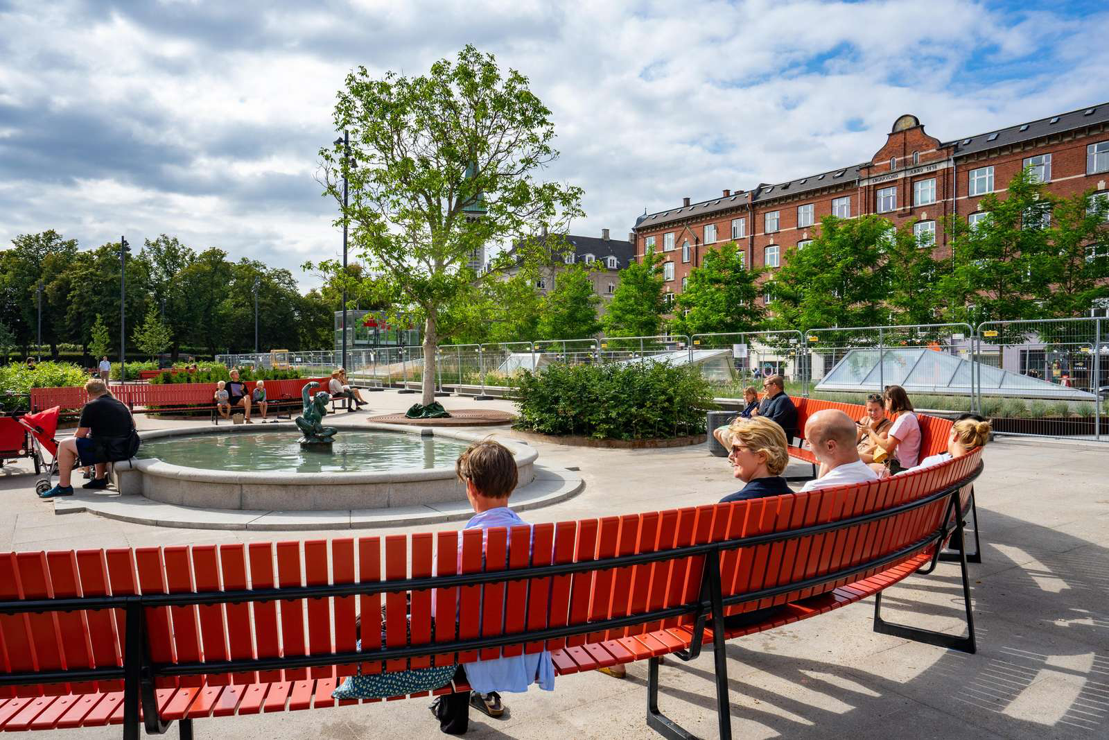 Enghave Plads: Vesterbros genoplivede hjerte - Dansk Arkitektur Center ...